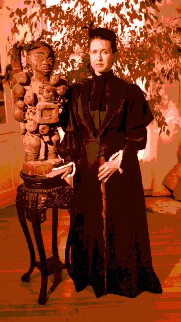 Mary Kingsley - Biography | Women in Victorian Era | Scientific Writer